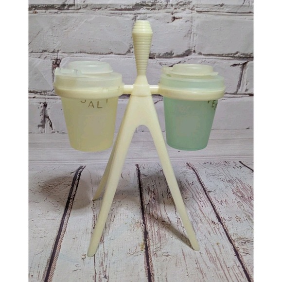 Tupperware | Kitchen | Vintage Atomic Tupperware Salt Pepper Set ...